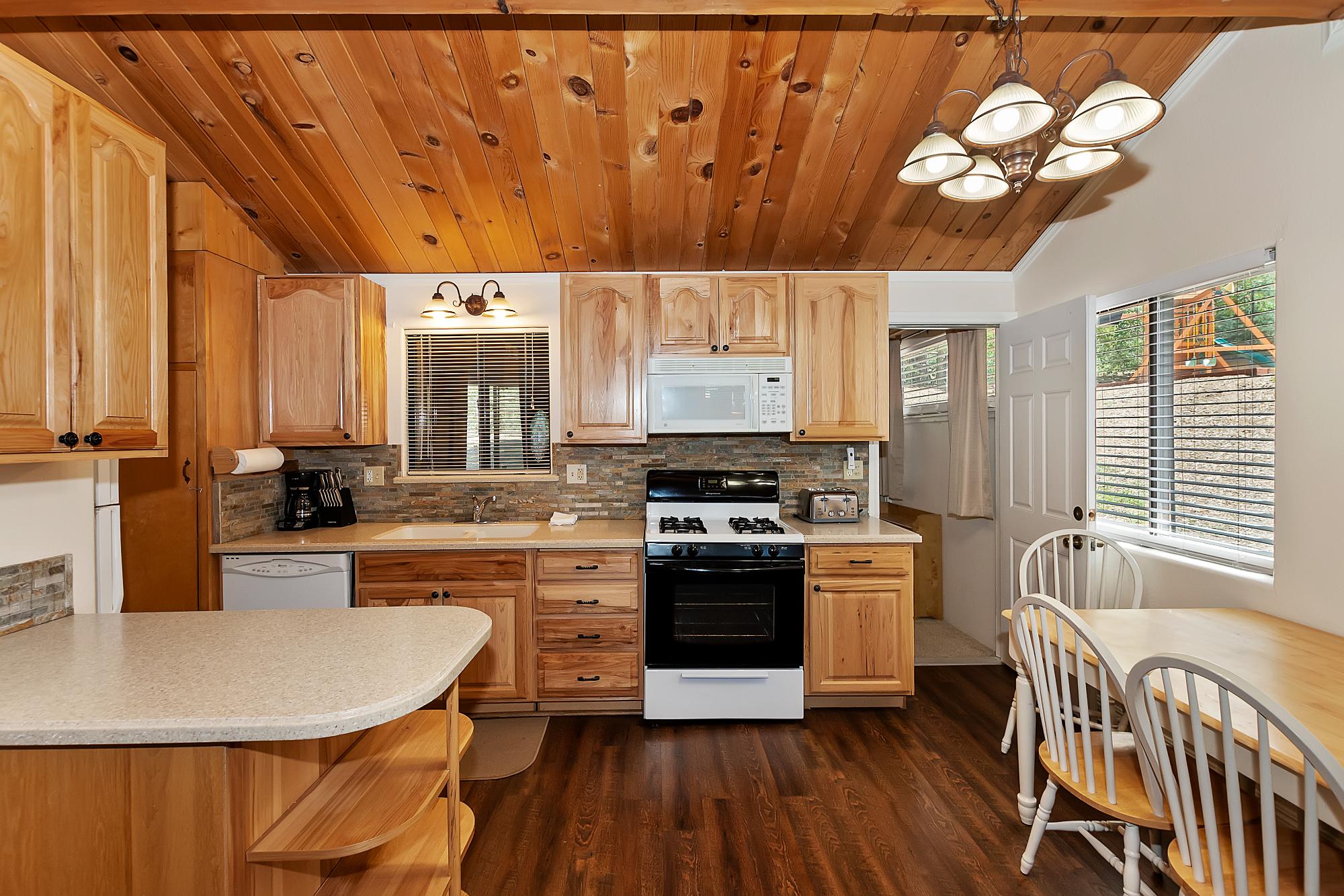 Big Bear Cabin - Hidden Pines - 4